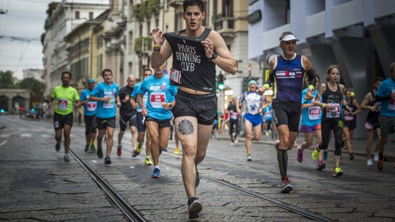 Could taking up running help you get a new job? - BBC News