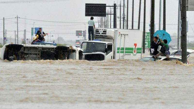 Japan flooding - in pictures - BBC News