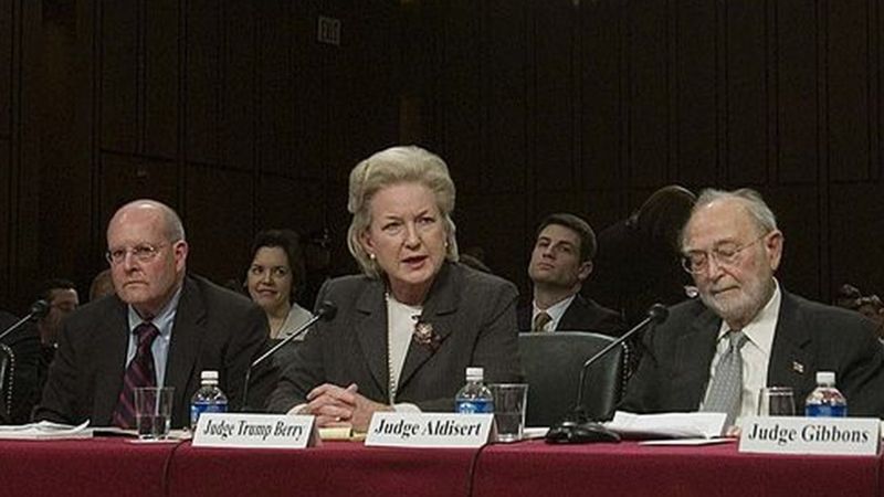 Maryanne Trump Barry, retired judge and Trump's older sister, dead at ...