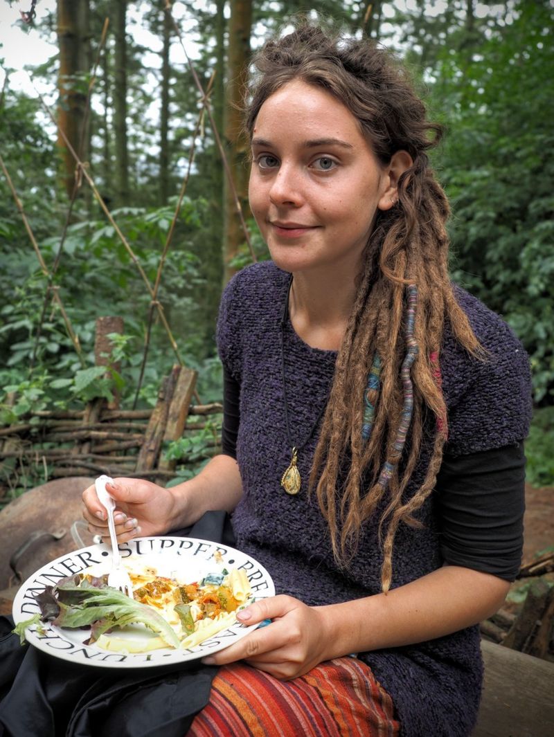 In pictures: Living off-grid - BBC News