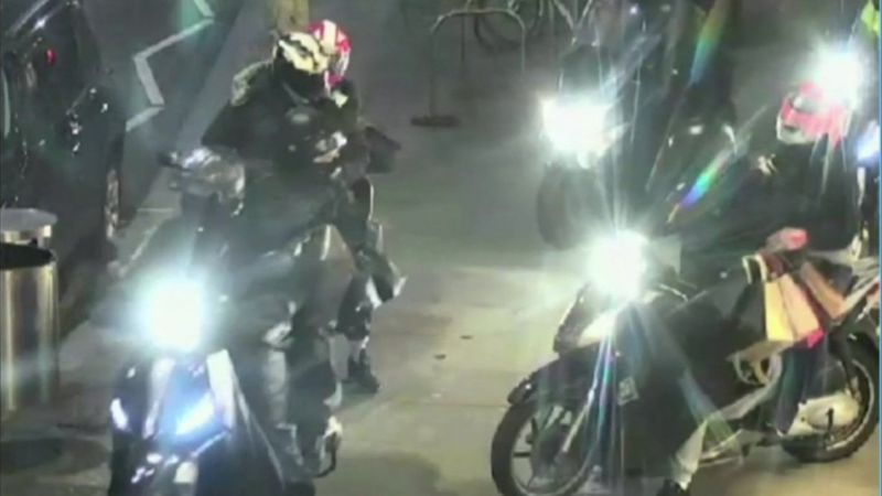 London smash-and-grab moped gang jailed over £1.2m spree - BBC News