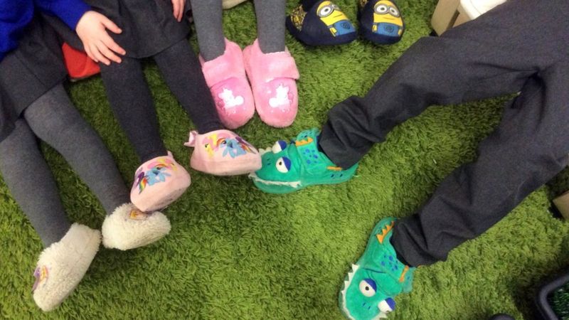 Derbyshire pupils wear slippers at school to get 'better grades' - BBC News