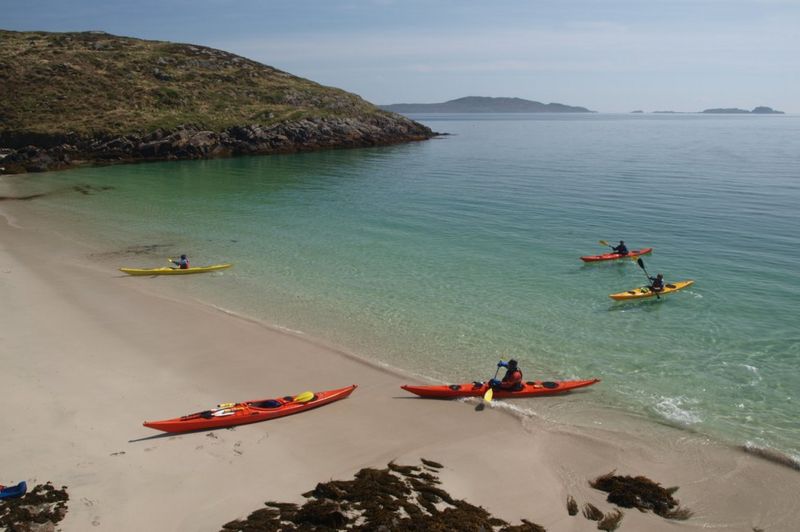 Parents hope landscape lures teachers to Barra vacancy - BBC News