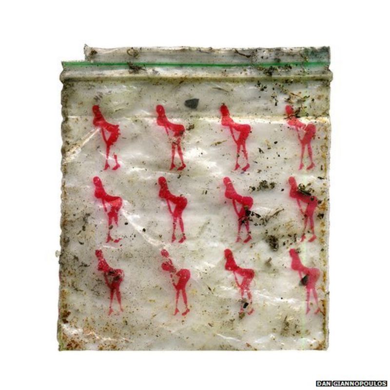 In pictures: Discarded drug baggies - BBC News