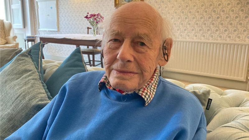 King Charles coronation: Royal Navy veteran, 104, ready to celebrate ...
