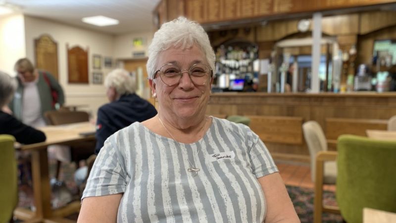 NHS waiting list in Wales: Patients turn to surgery abroad - BBC News