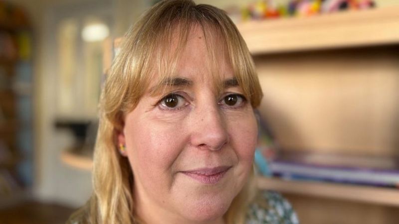 Luton nursery school recognised for mental health education - BBC News