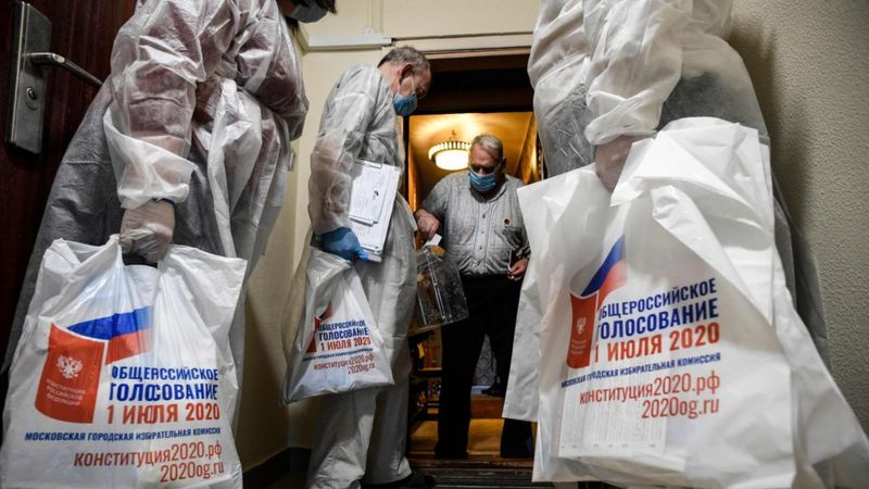 Russia's Putin appeals to patriotism as key vote reaches climax - BBC News