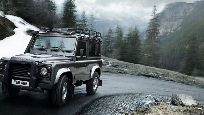Land Rover Defender Solihull production ends - BBC News