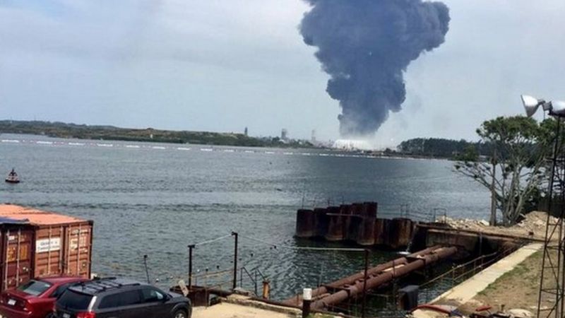 Mexico oil plant explosion: Death toll rises to 13 - BBC News