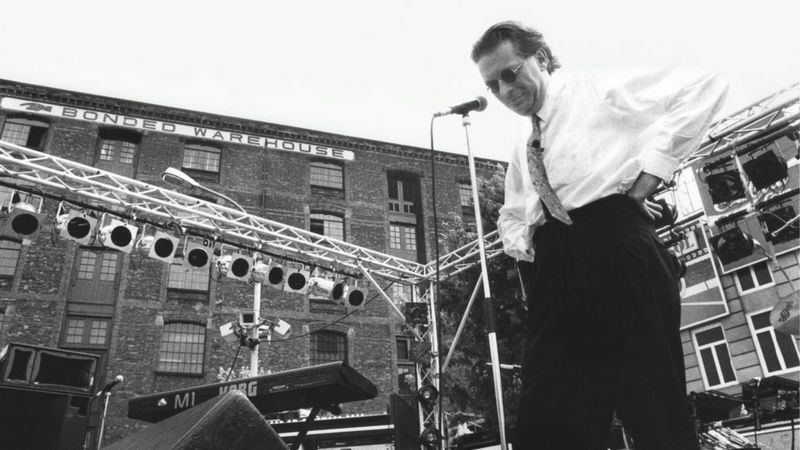 Madchester icons feature in new photo book - BBC News