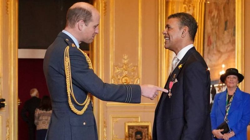 Chris Kamara: 'Unbelievable' to receive MBE from Prince William - BBC News