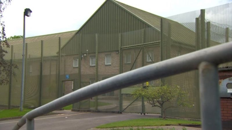 Prison governor wants longer sentences to help female inmates - BBC News