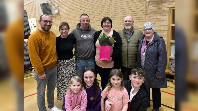 Tlws John a Ceridwen Hughes i Sioned Page-Jones - BBC Cymru Fyw