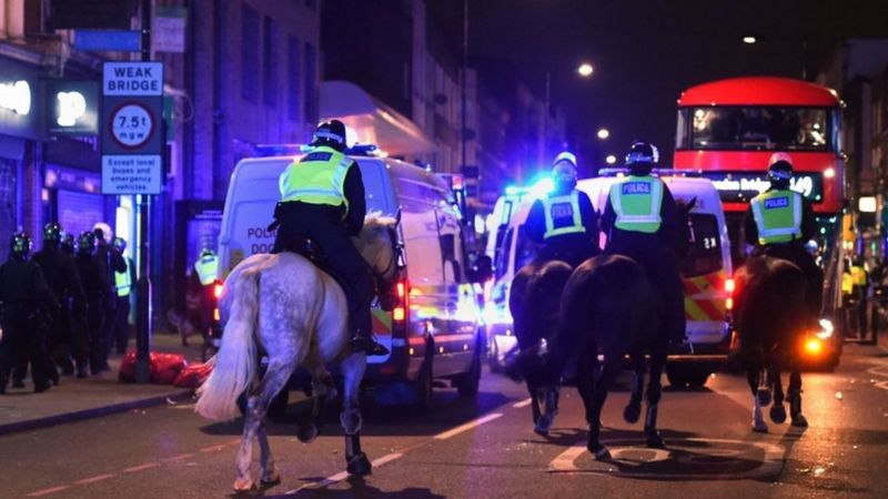 Rashan Charles death: Hackney protest turns violent - BBC News