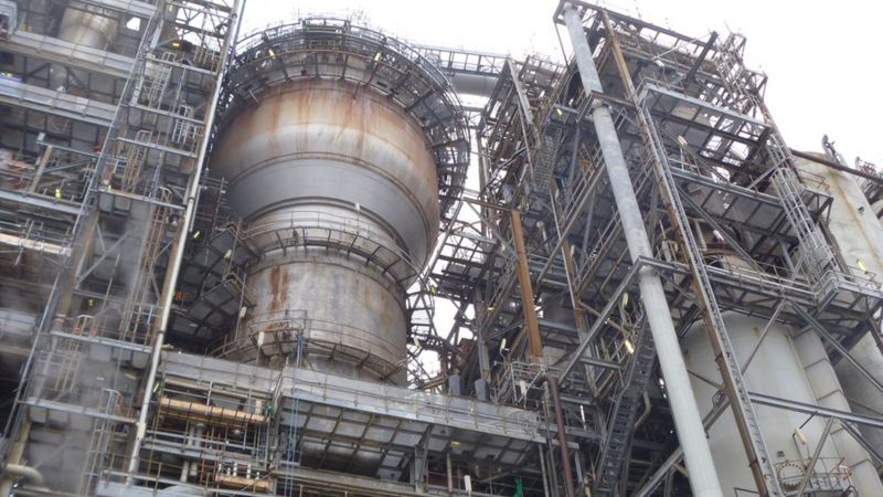 Stanlow oil refinery to build £360m carbon capture plant - BBC News