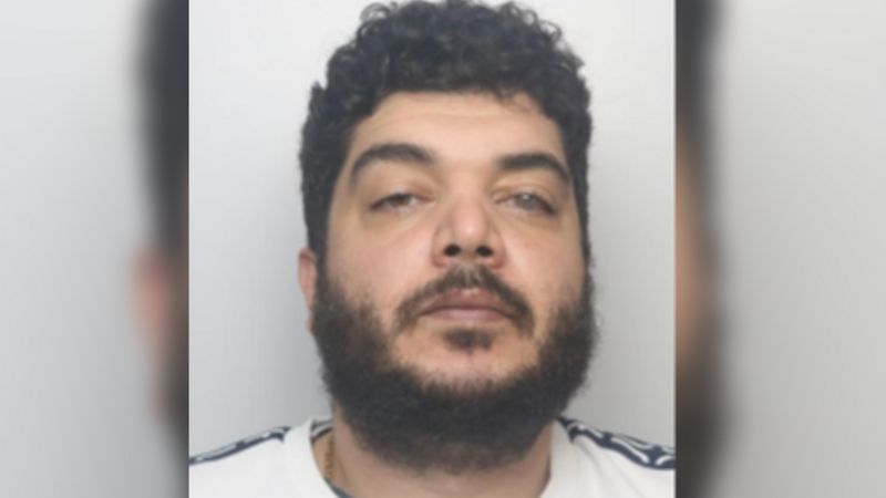 Bristol drugs gang jailed for decades for cocaine supply - BBC News
