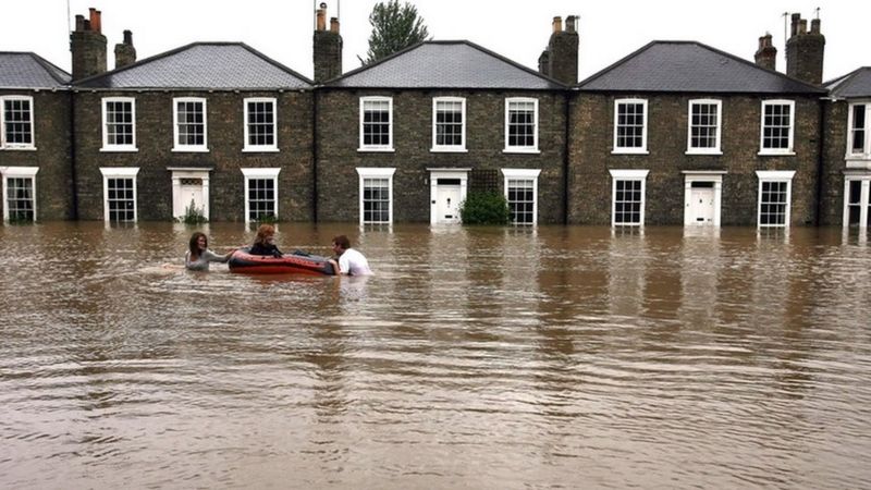 The wettest summer on record - 10 years on from the 2007 floods - BBC News