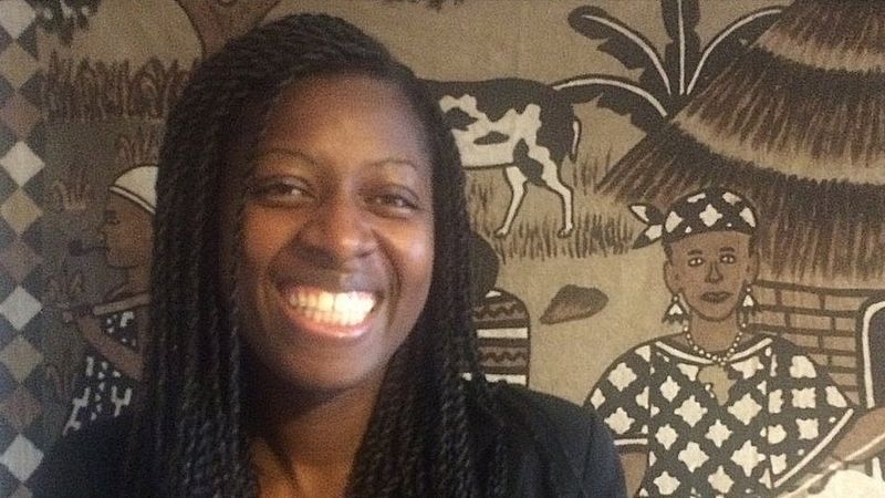 The midwife who is trying to save women from FGM - BBC News