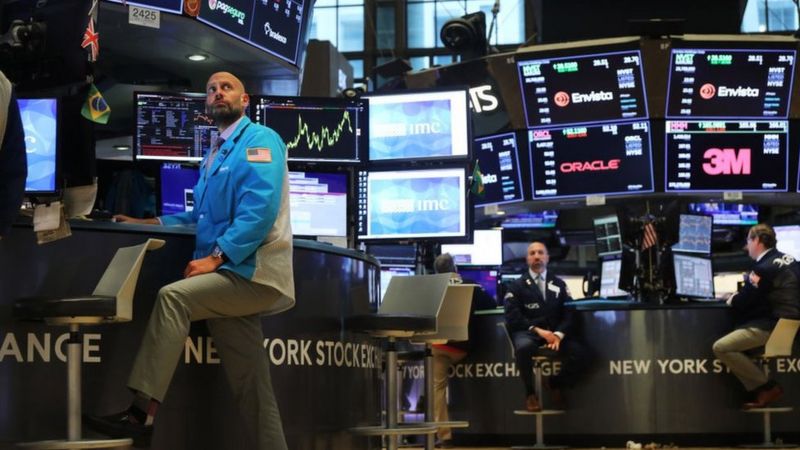 Why is the Fed pumping money into the banking system? - BBC News