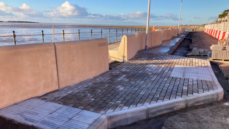 Extra £4.4m approved for West Kirby sea wall - BBC News