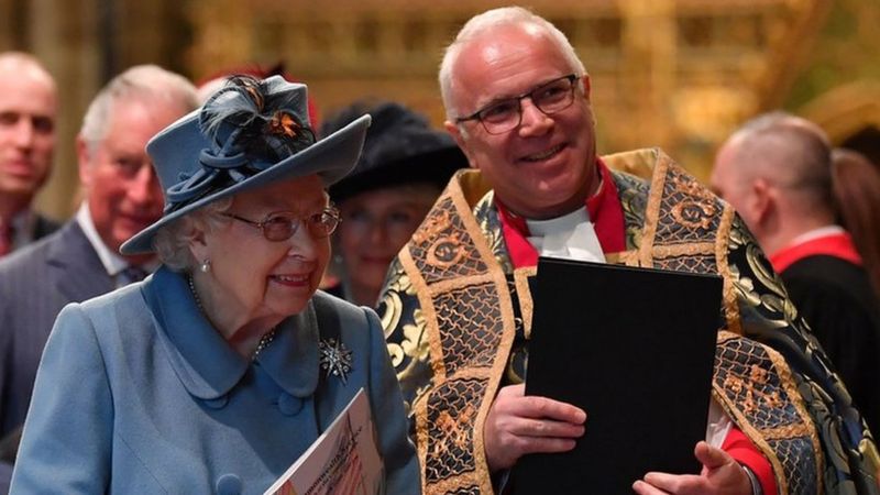 Queen Elizabeth II: Messages to be kept in Salisbury Cathedral archive ...