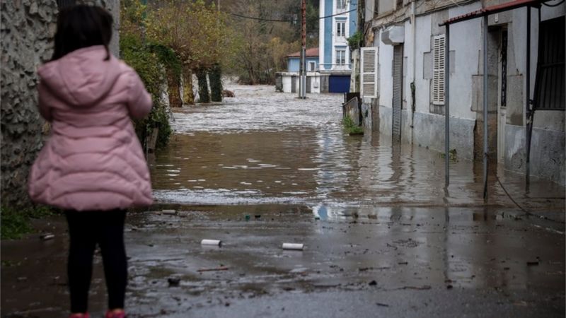 Spanish floods claim first victim as towns are engulfed - BBC News