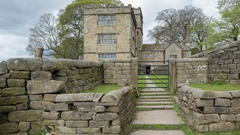 Jane Eyre hall visited by Charlotte Bronte goes up for rent - BBC News