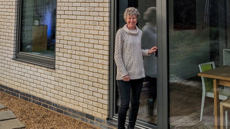 Graven Hill: Inside the UK's biggest self-build development - BBC News