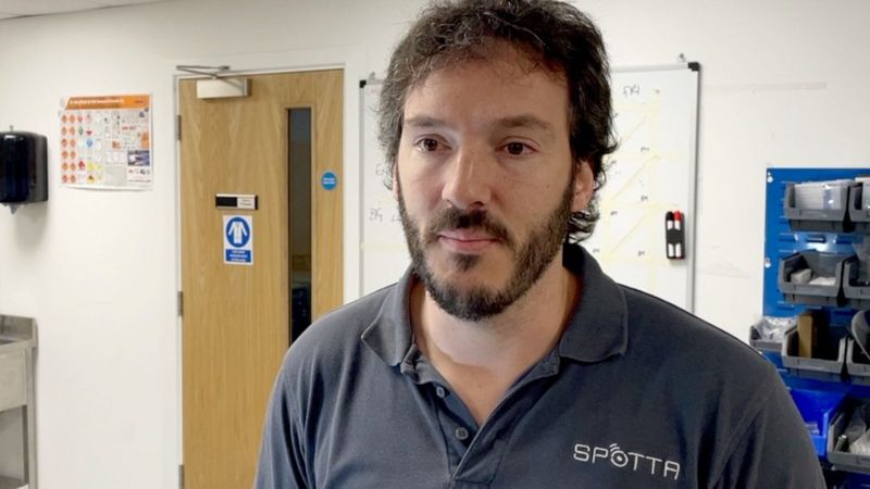 Bedbugs: Hotels turn to tech as outbreaks rise - BBC News