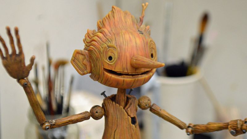 Manchester puppet masters help clinch Oscar for Pinocchio - BBC News