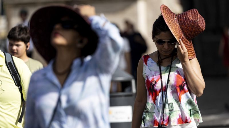 Heatwave: Is it coming to the UK? - BBC Weather