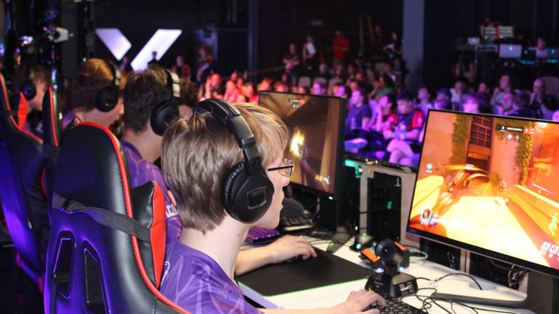 Warwick University nominated for international Esports awards - BBC News