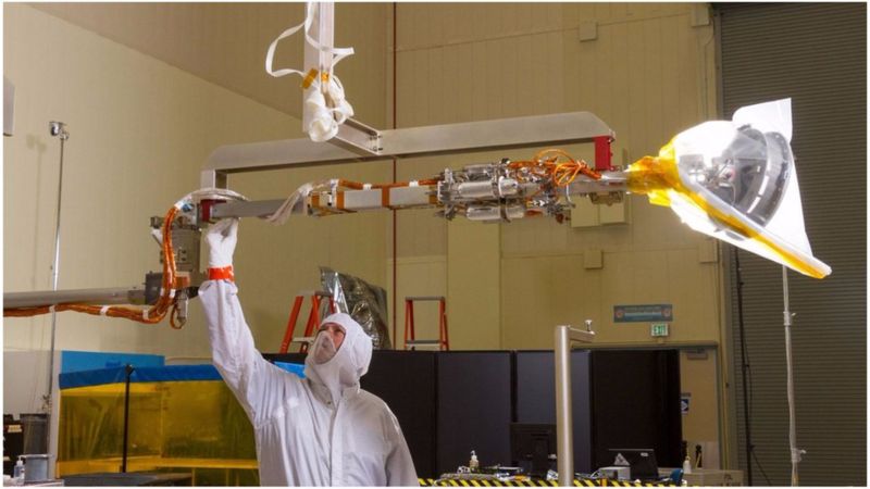 Asteroid probe begins seven-year quest - BBC News