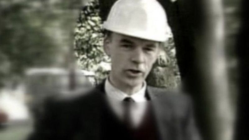 Planning row killer Albert Dryden dies year after release - BBC News