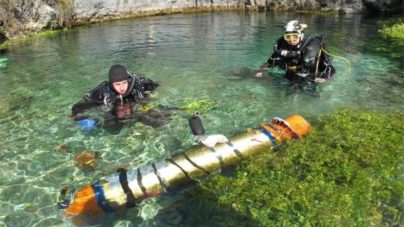 Coventry diver Rick Stanton honoured over Thai cave rescue - BBC News