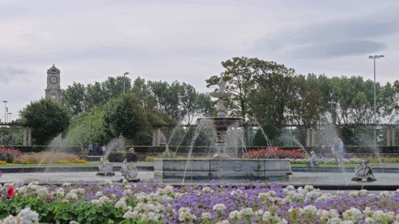 Blackpool's Stanley Park voted England's best - BBC News