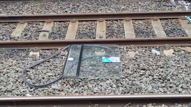 Metro train window forced out in Seaburn - BBC News