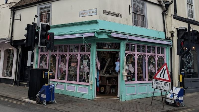 Ipswich pink candy shop 'brightens town', say residents - BBC News