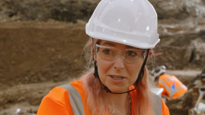 Digging for Britain: Hull graveyard secrets unveiled - BBC News