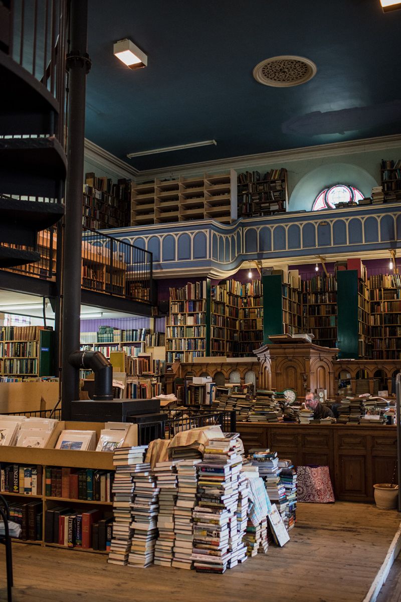 Inside the bookshops and libraries of Scotland - BBC News