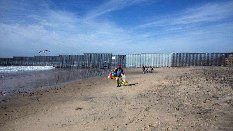 US-Mexico border wall prototype construction starts - BBC News