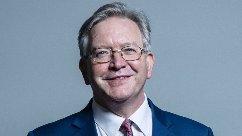 Four-day week campaign: MP submits bill to Parliament - BBC News