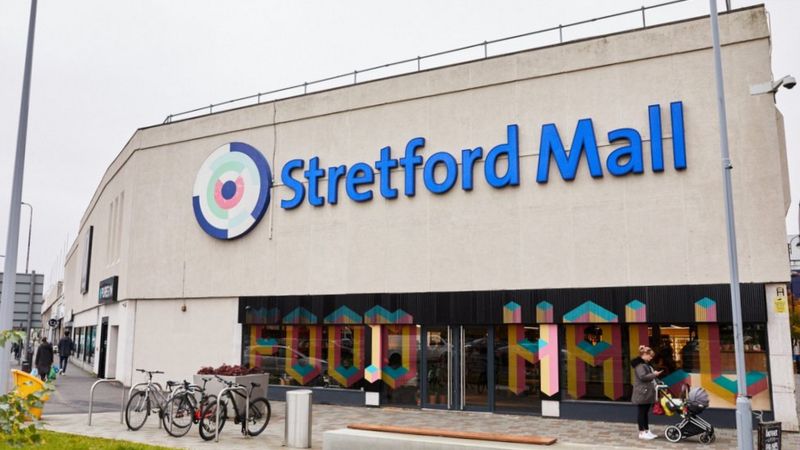 Stretford Mall: Plan to revamp shopping centre approved - BBC News
