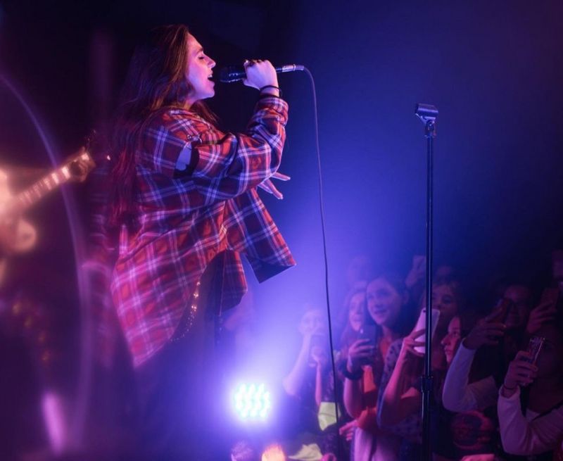 Why Tate McRae is a pop star you should get to know - BBC News