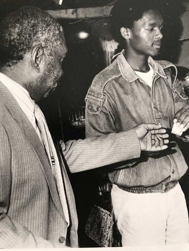 ‘I hugged the man who murdered my father’ - BBC News