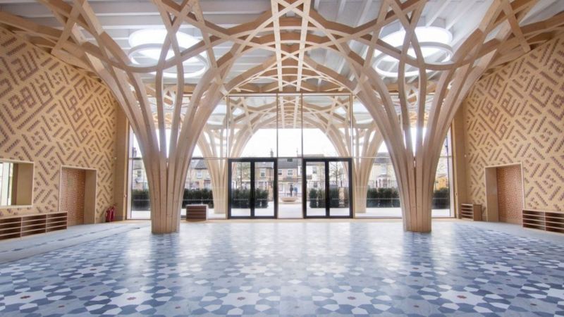 'Eco mosque' opens for prayers in Cambridge - BBC News