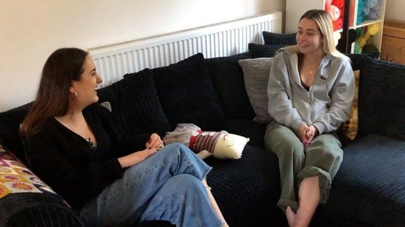 Tribute to Manchester Arena bomb survivor found dead aged 20 - BBC News
