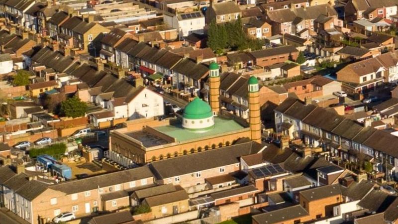 Stockton mosque allowed to broadcast call to prayer weekly - BBC News