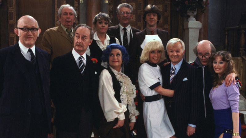 Are You Being Served? actor Nicholas Smith dies aged 81 - BBC News